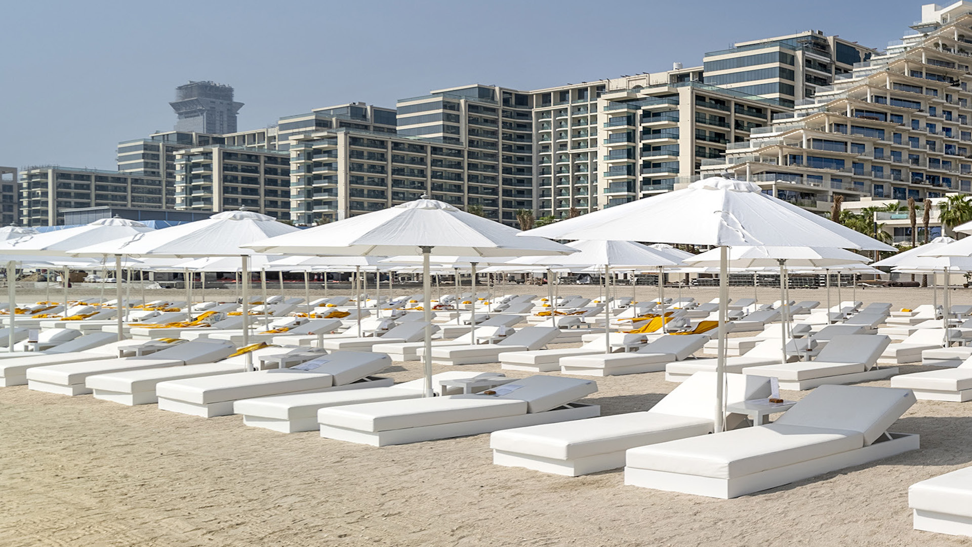 FIVE Jumeirah Village Hotel (Файф Джумейра Вилладж Хотел) — готовый ...