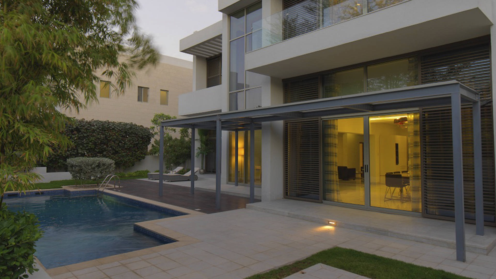 FIVE Jumeirah Village Hotel (Файф Джумейра Вилладж Хотел) — готовый ...